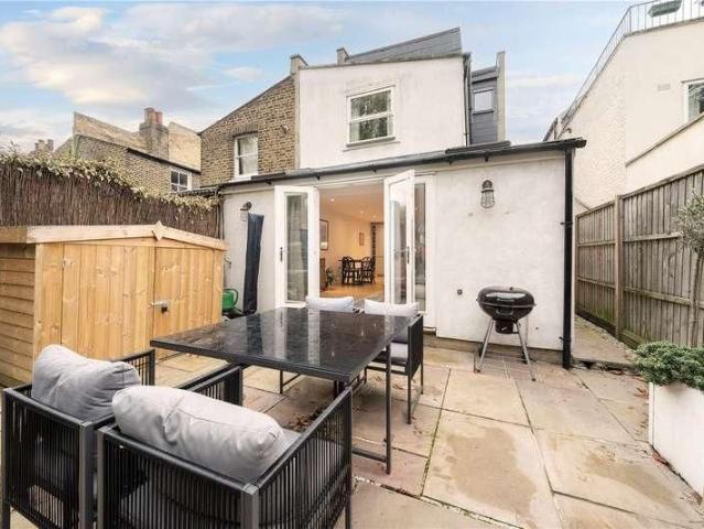 Earlsfield Road, London, SW18