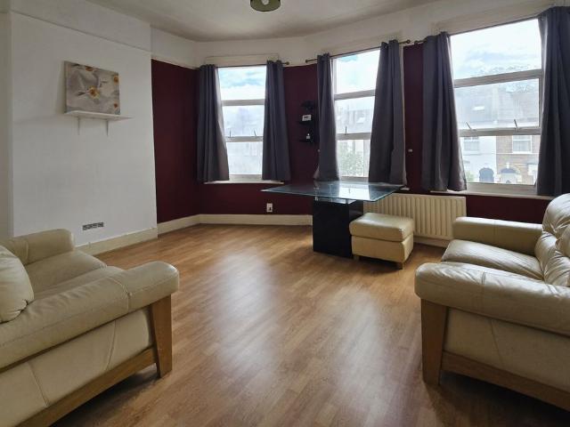 Earlsfield Road, London SW18, 2 bed flat to rent, £1,800 pcm | PrimeLocation