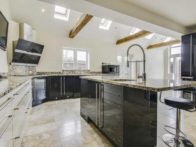 Earlshall Place, Westcroft MK4, 4 bed detached house to rent, £2,050 pcm | PrimeLocation