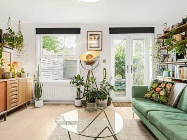 Earlston Grove, South Hackney, 2 Bedroom Mews