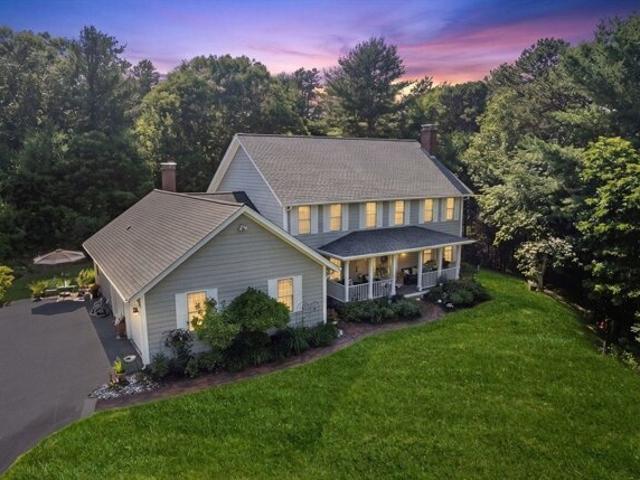 Early Red Cir, Plymouth, Home For Sale