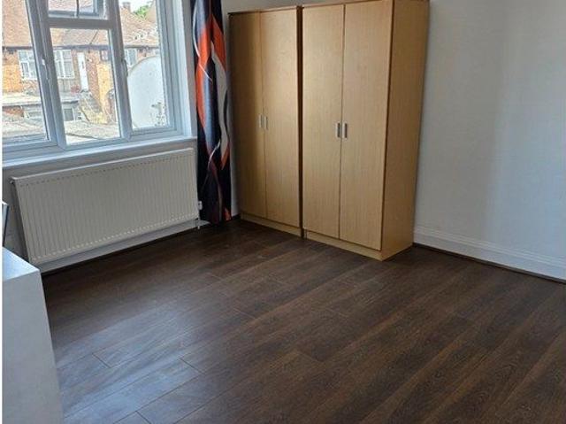 East Avenue, Hayes UB3, 1 bed flat to rent, £1,400 pcm | PrimeLocation