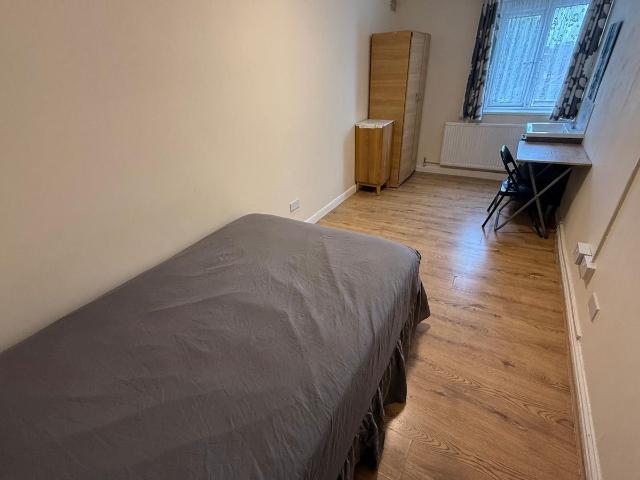 East Avenue, Hayes UB3, Room to rent, £875 pcm | PrimeLocation