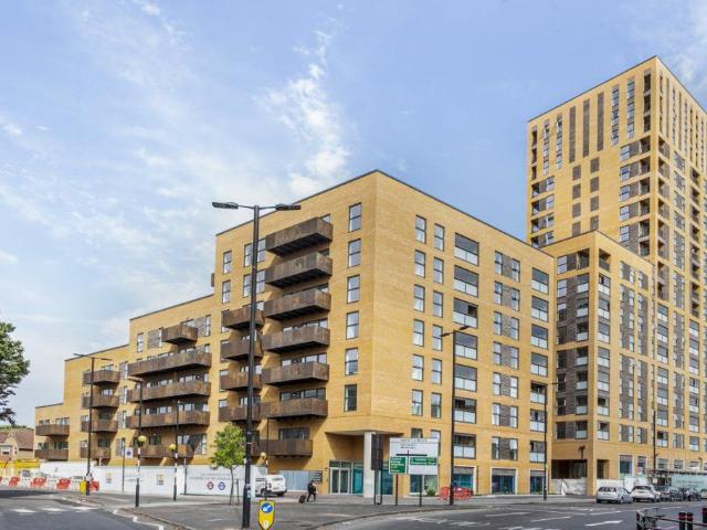 East Acton Lane, London W3, 3 bed flat to rent, £3,500 pcm | PrimeLocation