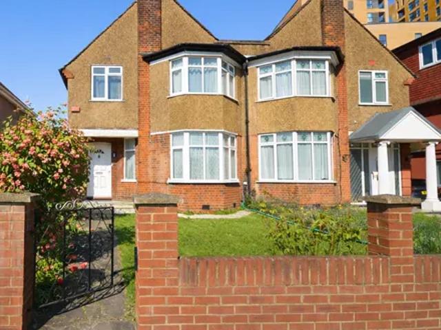 East Acton Lane, London, W3 7HD, United Kingdom | 3 bed duplex for rent #167580371 | Rentberry