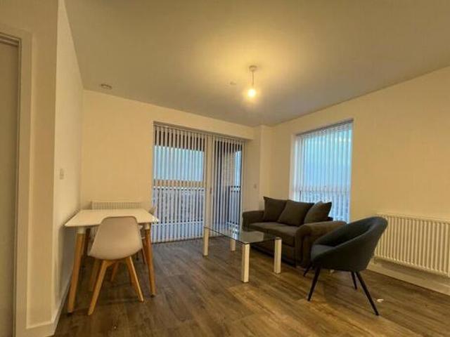 East Acton Lane, London, 1 Bedroom Flat