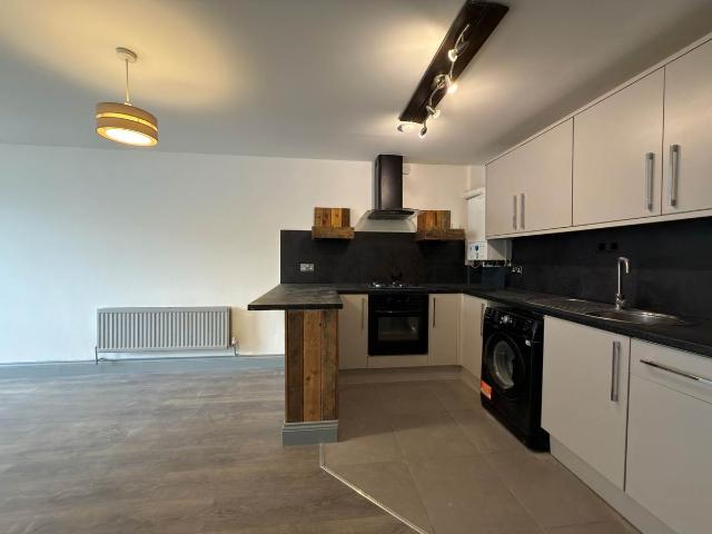 East Barnet Road, New Barnet EN4, 1 bed flat to rent, £1,675 pcm | PrimeLocation