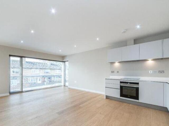 East Barnet Road, Barnet, 2 Bedroom Flat