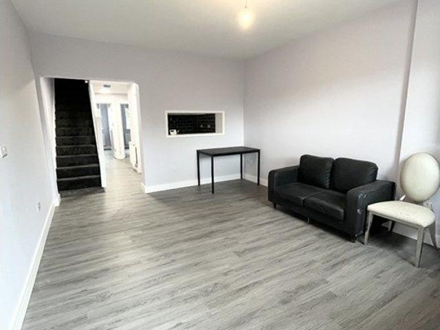 East Barnet Road, Barnet EN4, 3 bed flat to rent, £2,000 pcm | PrimeLocation