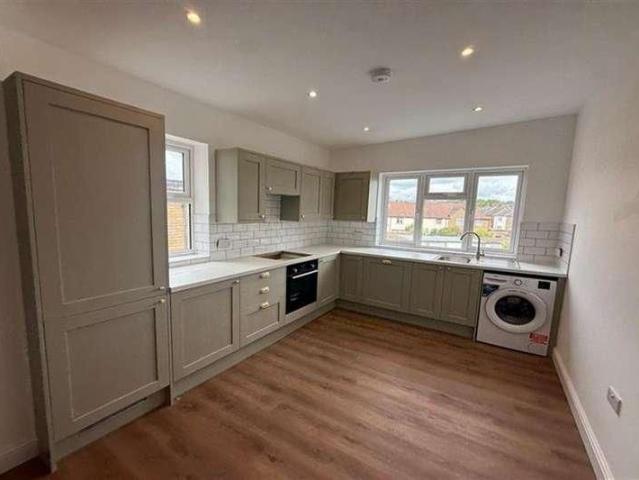 East Barnet Road, Barnet, EN4