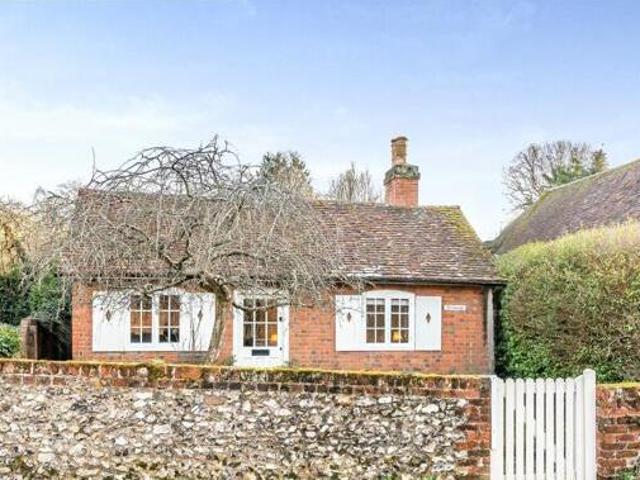 East Clandon, The Street, Guildford, 2 Bedroom Bungalow