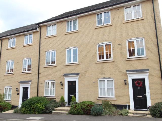 East Close, Bury St. Edmunds IP33, 4 bed terraced house to rent, £2,250 pcm | PrimeLocation