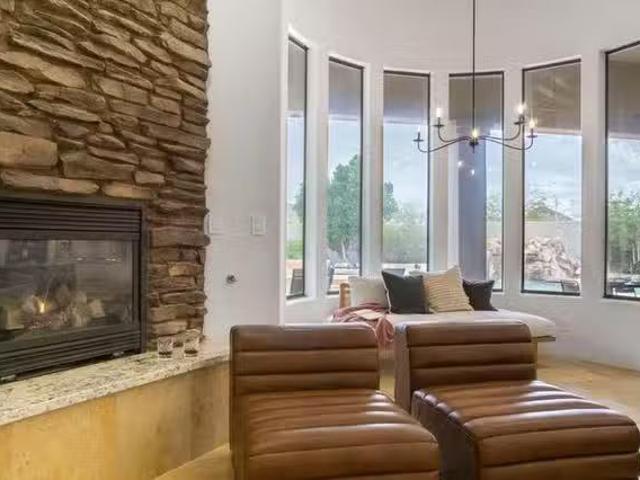East Cochise Drive