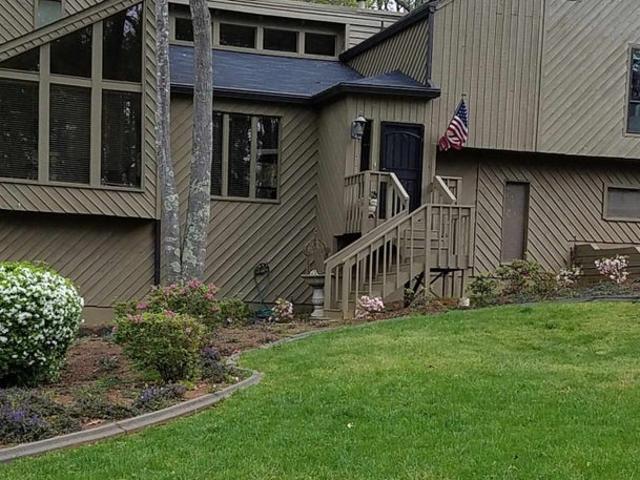 East Cobb daylight terrace level apartment avail