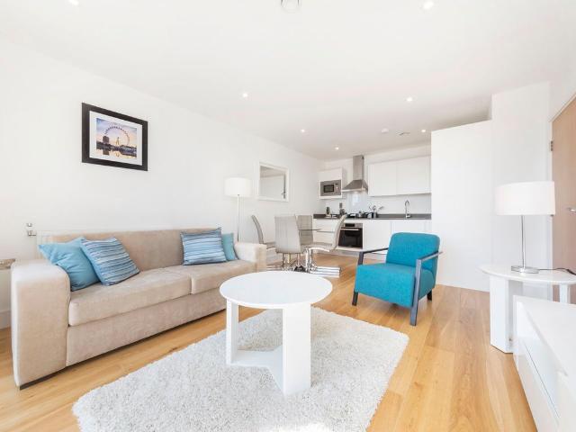 East Court, Eltham, London SE9, 1 bed flat to rent, £1,600 pcm | PrimeLocation