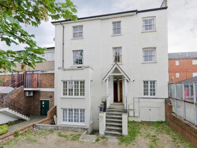 East Dulwich Road Dulwich SE22 4 bed flat to rent £3,500 pcm £808 pw