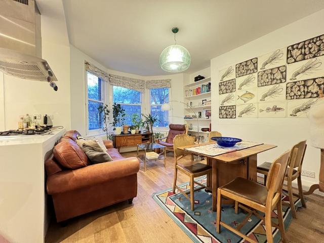 East Dulwich Road, East Dulwich, SE22 1 bed apartment to rent £1,900 pcm £438 pw