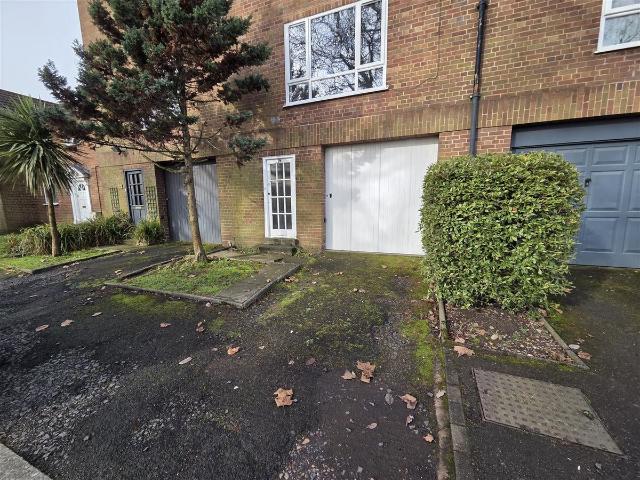 East Drive, Birmingham B5, 4 bed terraced house to rent, £1,550 pcm | PrimeLocation