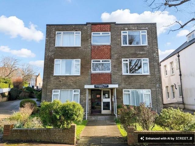 East Drive, Brighton BN2, Studio to rent, £850 pcm | PrimeLocation