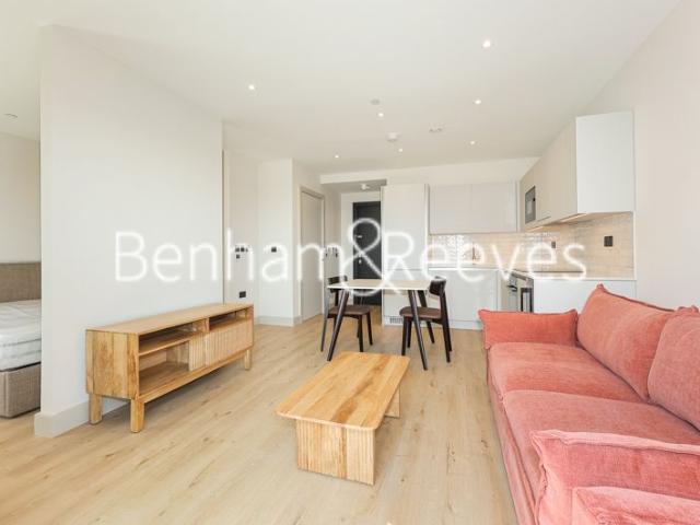 East Drive, Duxford Tower NW9, 1 bed flat to rent, £2,070 pcm | PrimeLocation