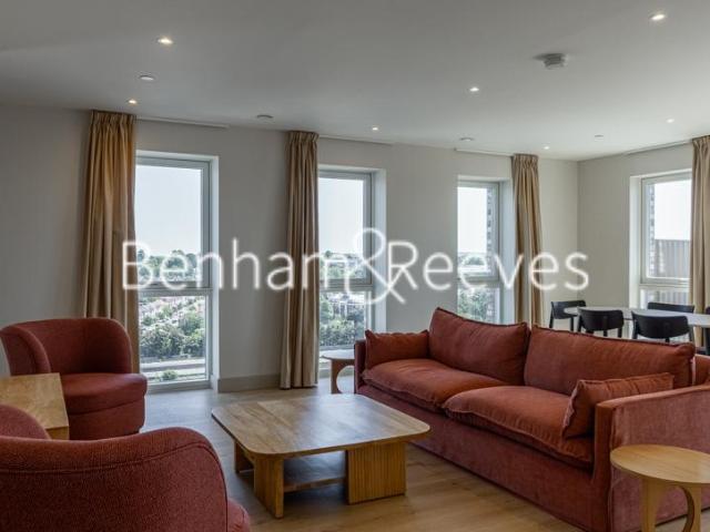 East Drive, Duxford Tower NW9 3 bed apartment to rent £4,750 pcm £1,096 pw