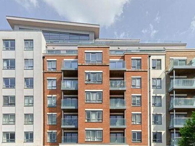 East Drive, London, 1 Bedroom Apartment