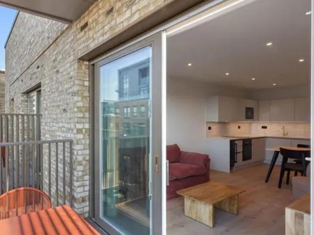 East Drive, London, NW9 5ZF, United Kingdom | 3 bed house for rent #166977558 | Rentberry