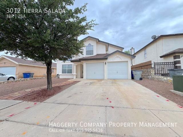 East El Paso Split Tri Level 3 bed/2 bath Refrig A/C with bonus loft!