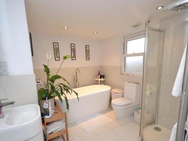 East End Road, East Finchley, 2 Bedroom Maisonette