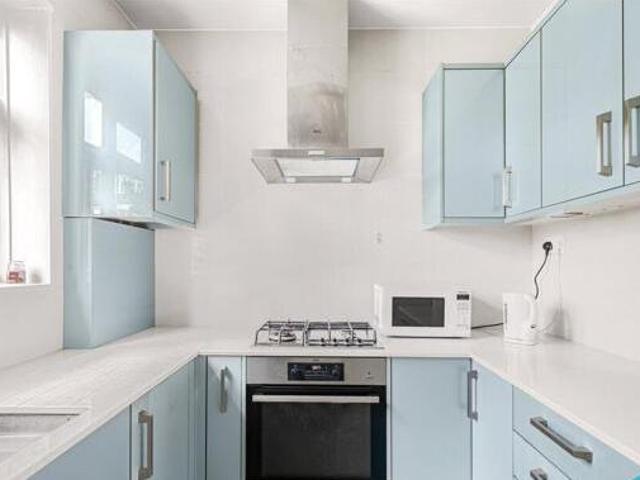 East End Road, London, 2 Bedroom Apartment