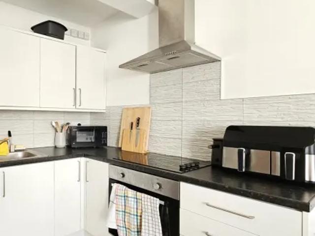 East End Road, London, N2 8AB, United Kingdom | 2 bed apartment for rent #122306136 | Rentberry