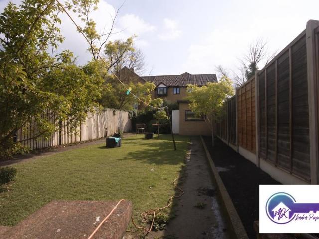 East End Road, London N2, Studio to rent, £1,096 pcm | PrimeLocation