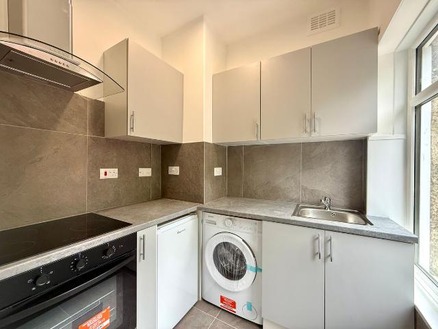 East End Road, London N2, Studio to rent, £1,300 pcm | PrimeLocation