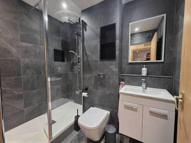 East Ferry Road, Canary Wharf E14, 2 bed flat to rent, £2,002 pcm | PrimeLocation