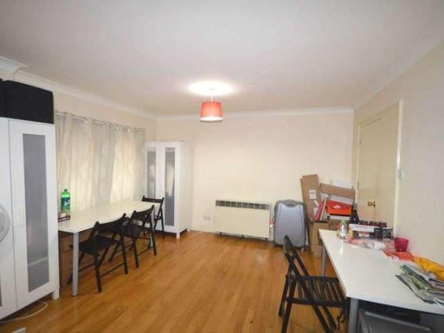 East Ferry Road, Canary Wharf, E14