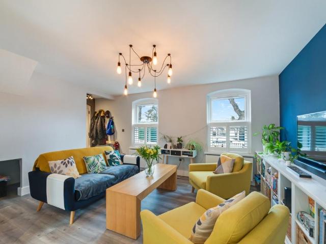 East Ferry Road, Isle Of Dogs. 3 bed terraced house to rent £2,899 pcm £669 pw