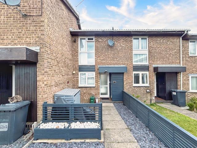East Grinstead RH19, 2 bed terraced house to rent, £1,600 pcm | PrimeLocation