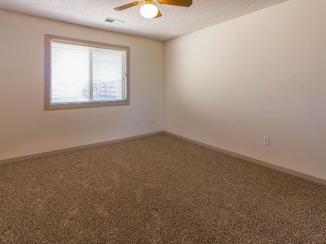 EAST HAMPTON 2 Bedroom Apartment for Rent at 2901 N Governeour St, Wichita, KS 67226