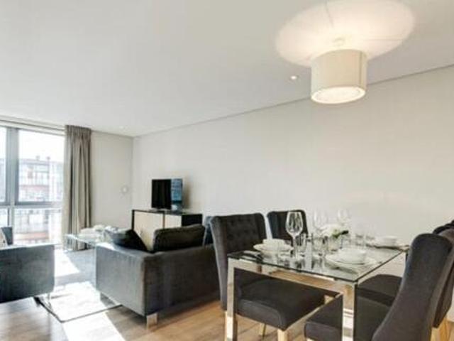East Harbet Road, London, 3 Bedroom Apartment