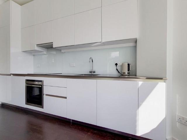 East Heath Road, Hampstead, London, NW3 2 bed flat to rent £4,984 pcm £1,150 pw