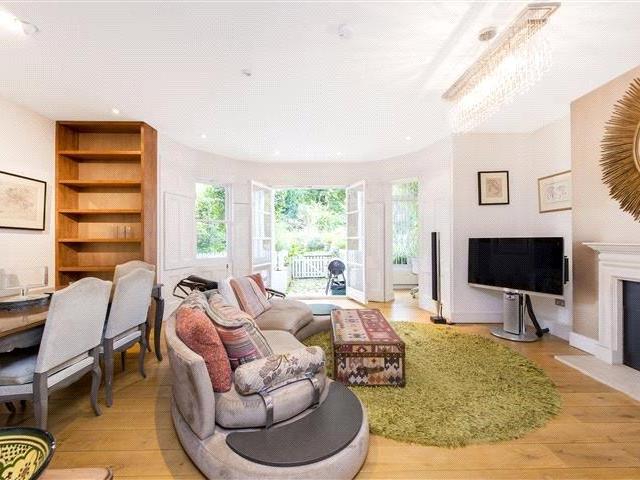 East Heath Road, London, NW3 3 bed apartment to rent £4,996 pcm £1,153 pw