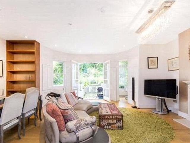East Heath Road, London, 3 Bedroom Apartment