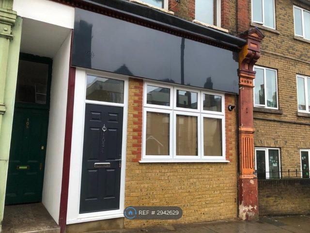 East Hill, London SW18, 2 bed flat to rent, £2,100 pcm | PrimeLocation