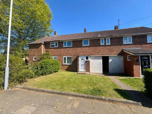 East Hill, Luton LU3, 3 bed semi detached house to rent, £1,500 pcm | PrimeLocation