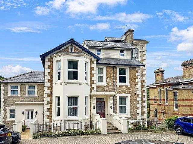 East Hill Road, Ryde PO33, 2 bed flat to rent, £875 pcm | PrimeLocation