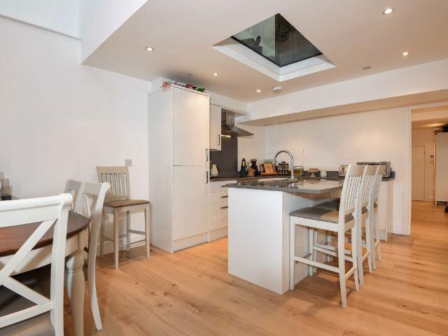 East Hill, Wandsworth SW18, 2 bed flat to rent, £2,650 pcm | PrimeLocation