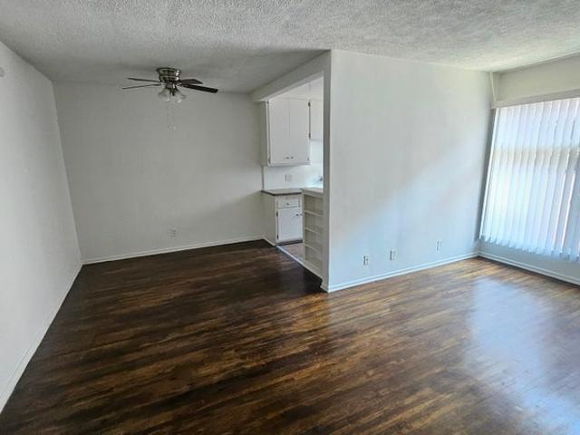 East Hollywood 1BR for RENT! Call us now! Nice!