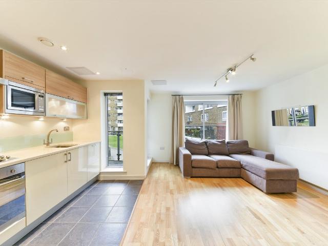 East India Dock Road, Canary Wharf, London E14, 1 bed flat to rent, £1,690 pcm | PrimeLocation