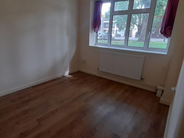 East India Dock Road E14, 2 bed flat to rent, £2,000 pcm | PrimeLocation