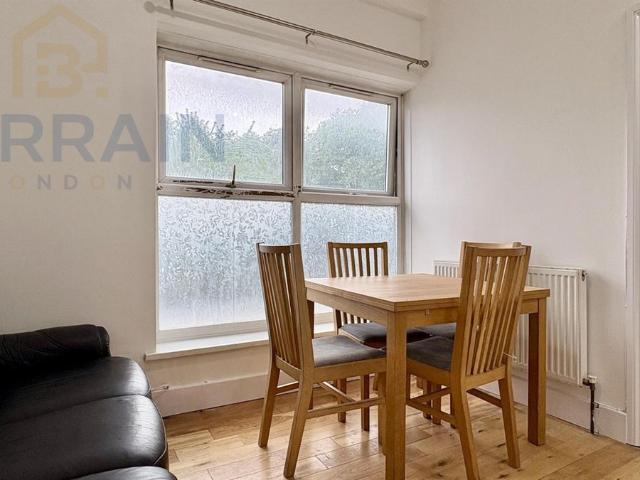 East India Dock Road, London E14, 2 bed flat to rent, £2,000 pcm | PrimeLocation